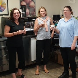 Sisters who work together, drink coffee together – la Casa del Caffe